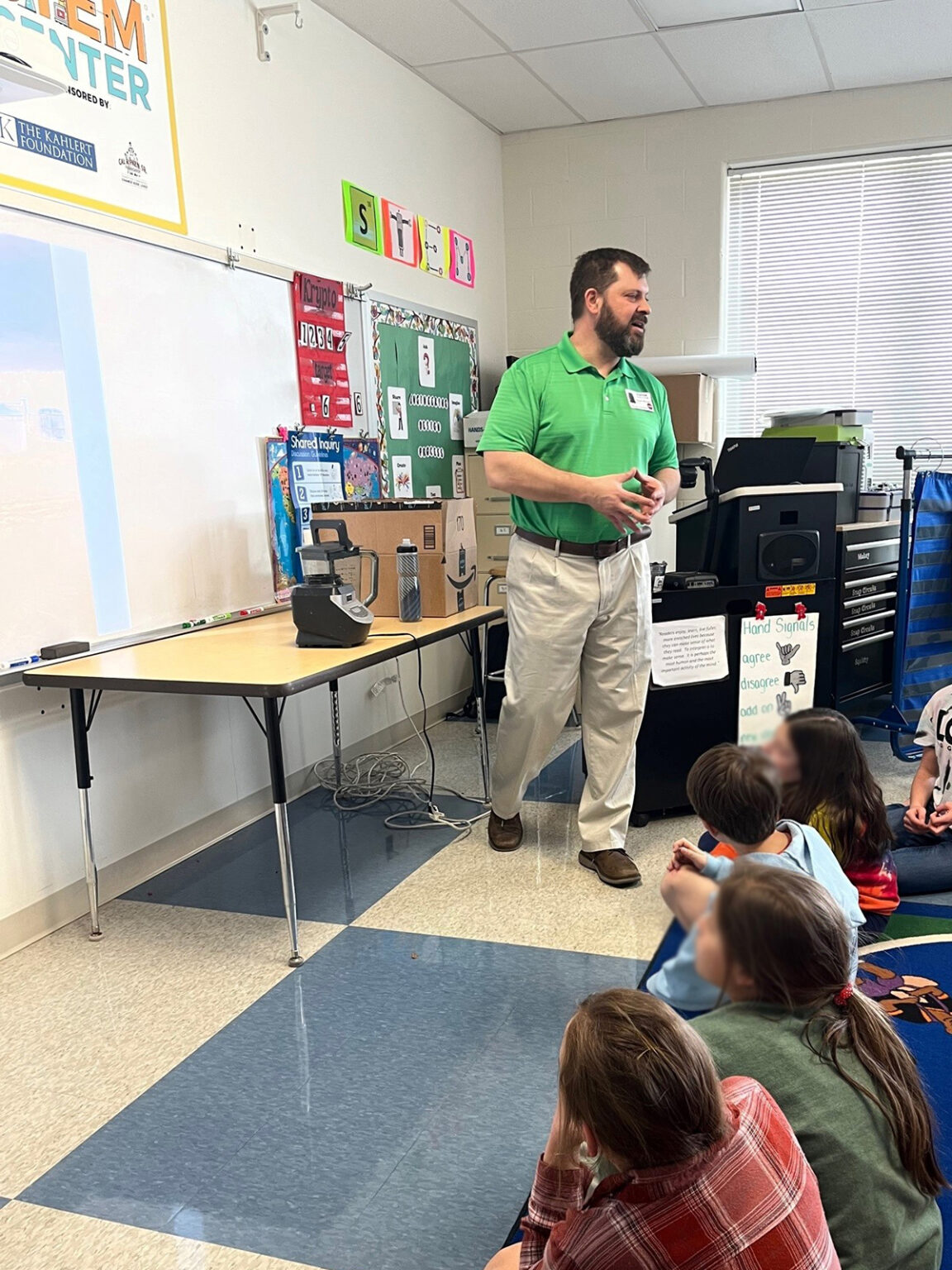 Teaching Kids About Engineering – Navitas